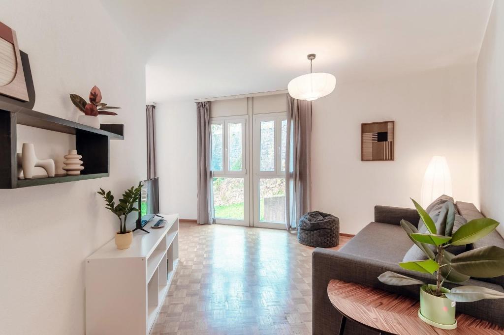 Pink Flat 2 by Quokka 360 - At the border of Switzerland, Chiasso ...