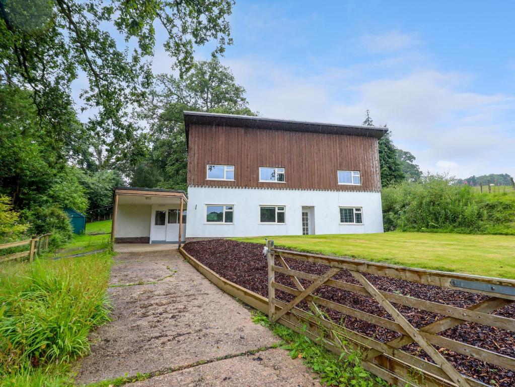 The Wardens House, Newtown (updated prices 2026)