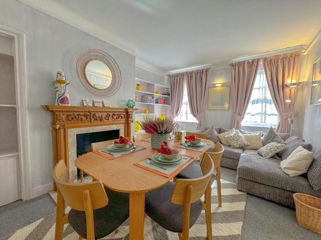 Culross Residences, London (updated prices 2026)