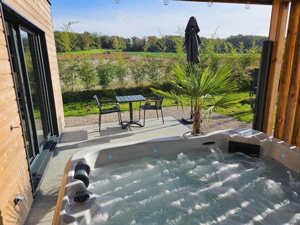 Chalet avec son jacuzzi privé, Charentenay (updated prices 2025)