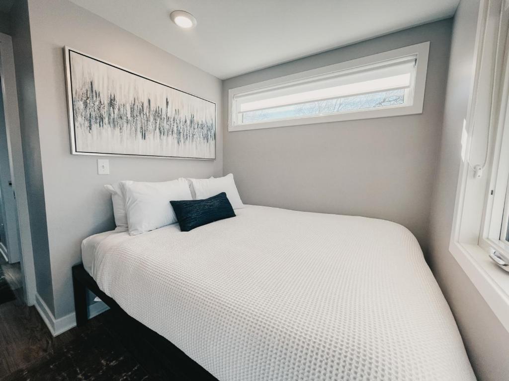 Beautiful and Elegant River Front Cottage, Reno (updated prices 2024)