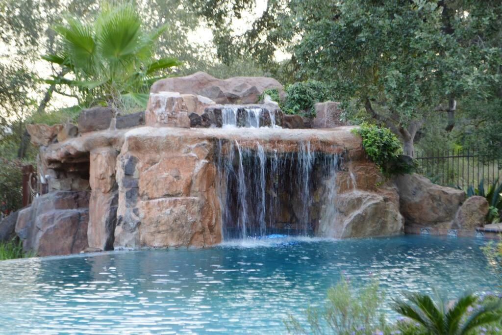 Villa at Cibolo Chase, a private resort with pool, Bulverde (updated ...