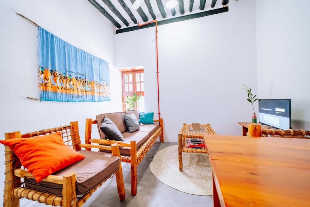 Russian Safari at Train's House, Ngambo (updated prices 2025)