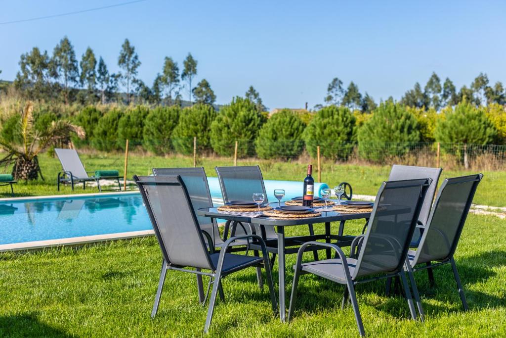 Casa Sol - Private Pool with a Large Garden, Mouchinha (updated prices ...