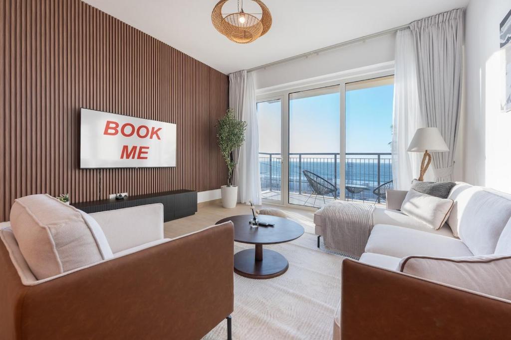 Gorgeous 1-Bedroom Apartment with Beach Access in Port De La Mer, Dubai ...