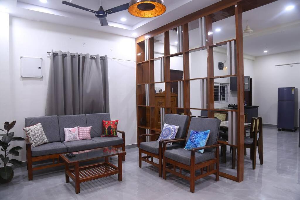 Veetil-PentHouse, 2BHK, KPHB, Hyderabad, Hyderabad (precios ...