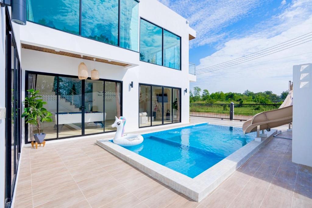 Tiara Pool Villa Pattaya, Бангсаре (актуальные цены 2024 года)