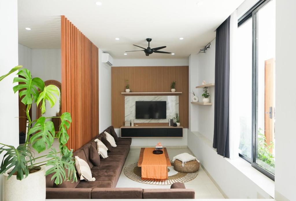 Shanti Villa - 3BR Luxury in Seminyak, Badung (updated prices 2025)