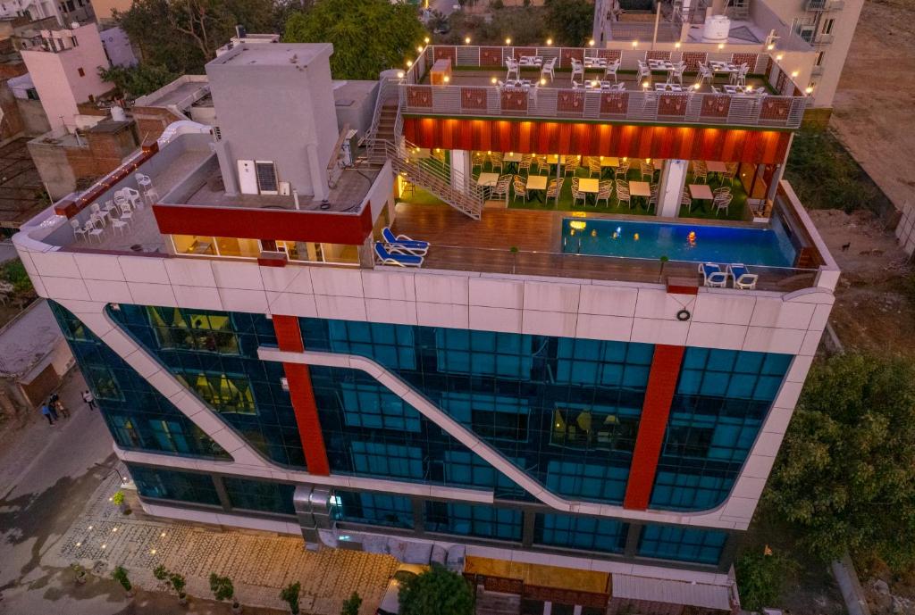 Pax Hotel Grand Blue 3 min walk from Udaipur city Railway Station ...