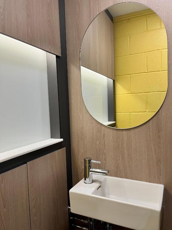 Queens's University Elms BT9, Belfast (updated prices 2025)