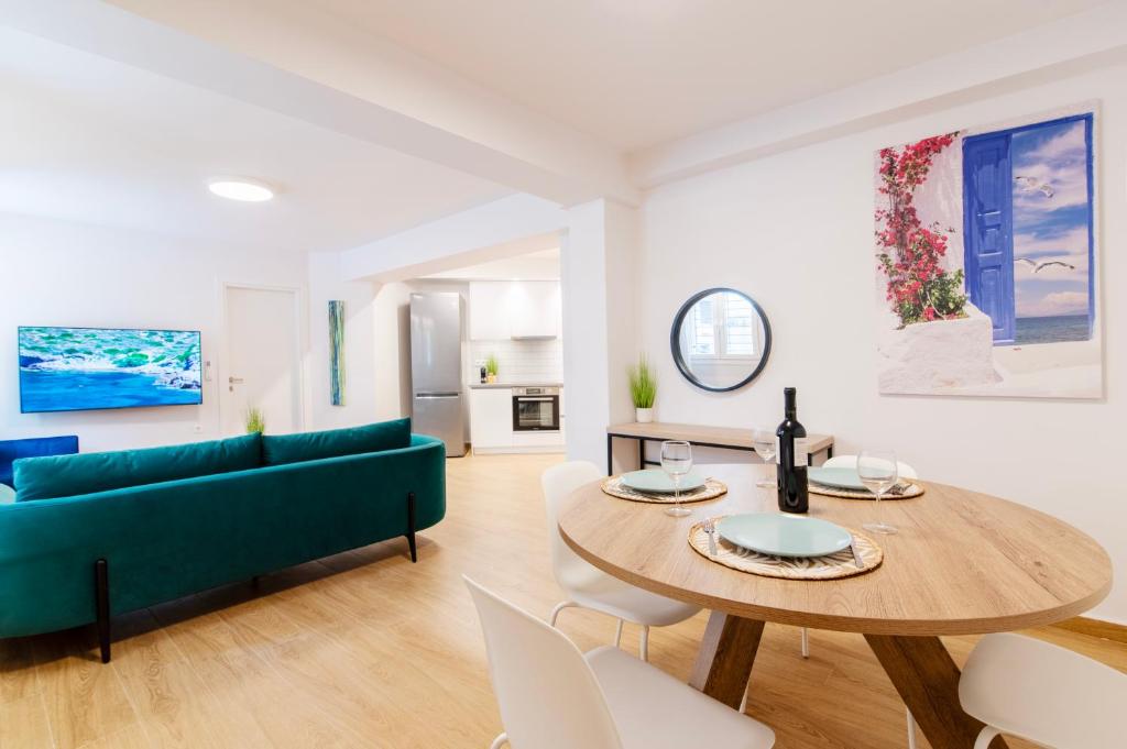 Lighthouse Kipseli, Athens (updated prices 2026)