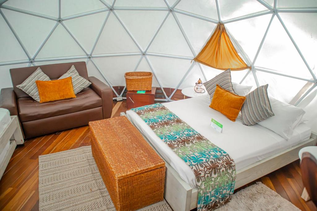 Glamping - Centro Vacacional Comfandi Lago Calima, Calima (precios ...