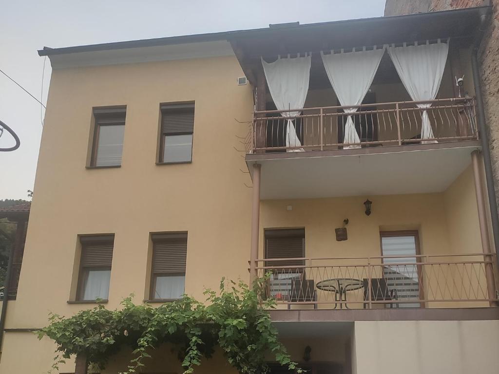 Luni, Travnik (updated prices 2025)