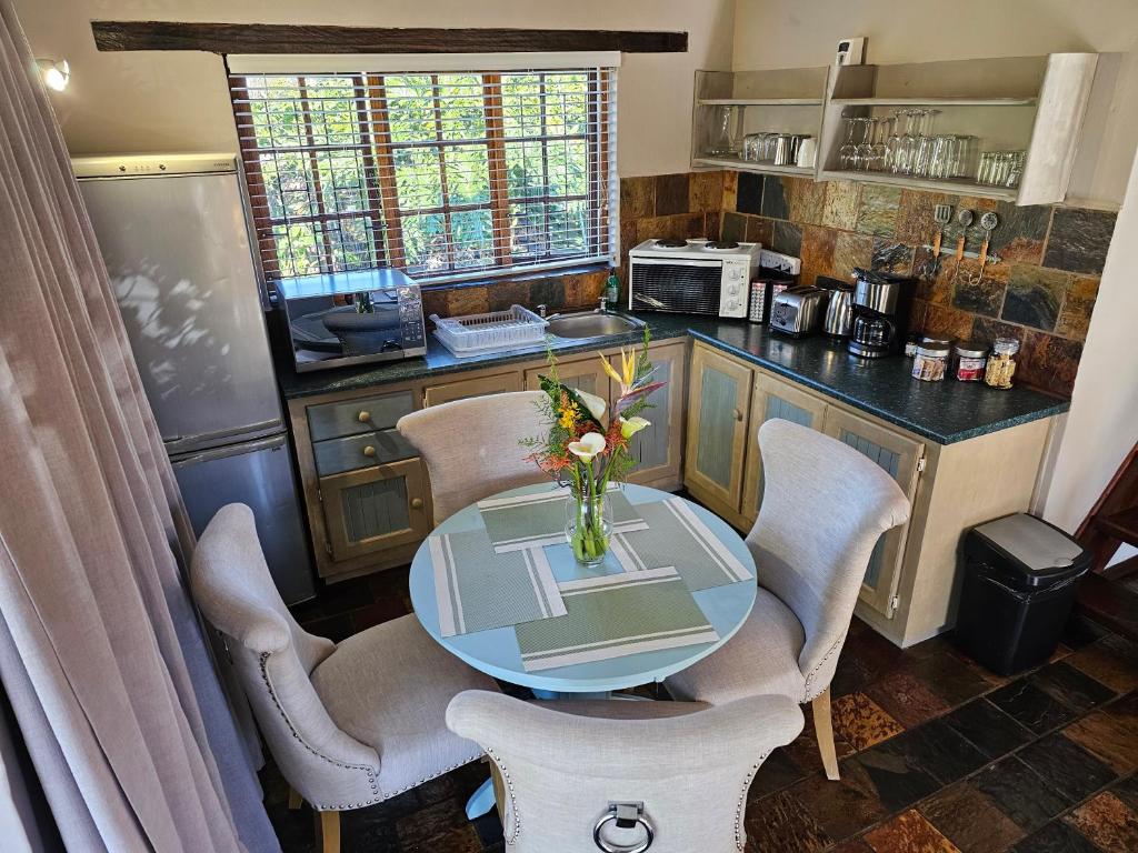 Tsitsikamma Gardens Self-Catering Cottages - Cottage #2, Sanddrif ...