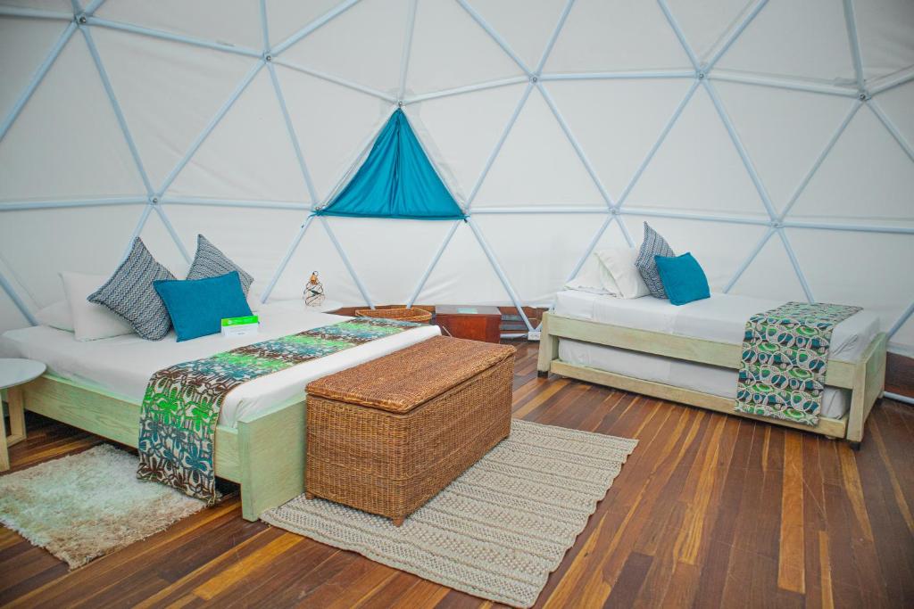 Glamping - Centro Vacacional Comfandi Lago Calima, Calima (precios ...