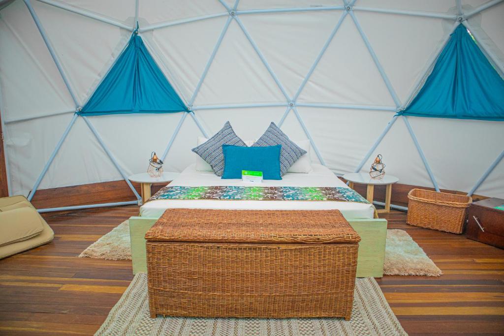 Glamping - Centro Vacacional Comfandi Lago Calima, Calima (precios ...