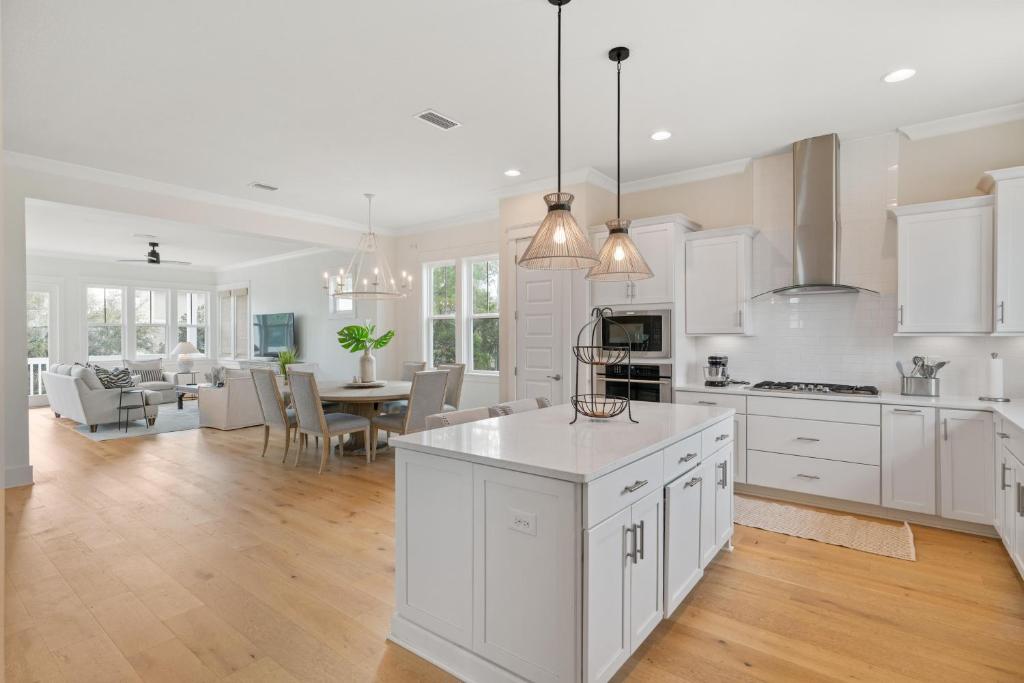 382 Grande Pointe Circle, Inlet Beach (updated prices 2025)