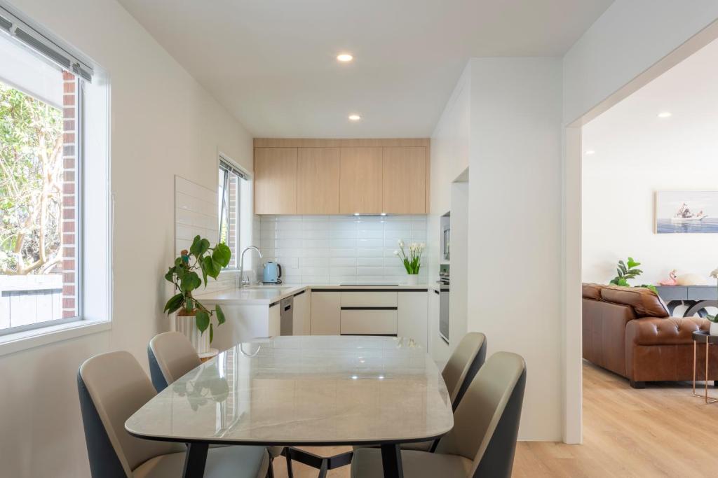 Beckenham Garden, Auckland (updated prices 2026)