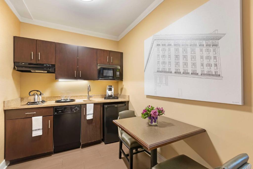 Best Western Plus Hawthorne Terrace Hotel, Chicago (updated prices 2025)