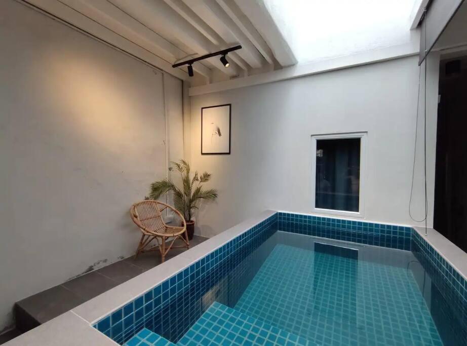 Heritage House 5BR with Dipping Pool, Central Location Near Street Art ...
