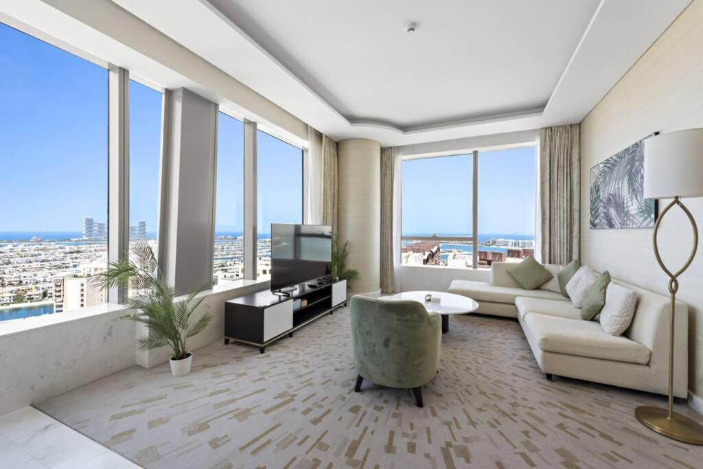 Stunning 1-BR Apartment In Heart Of The Palm, Dubai (updated prices 2026)