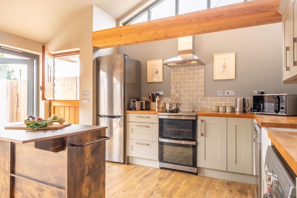 The Cabin, Brancaster (updated prices 2025)