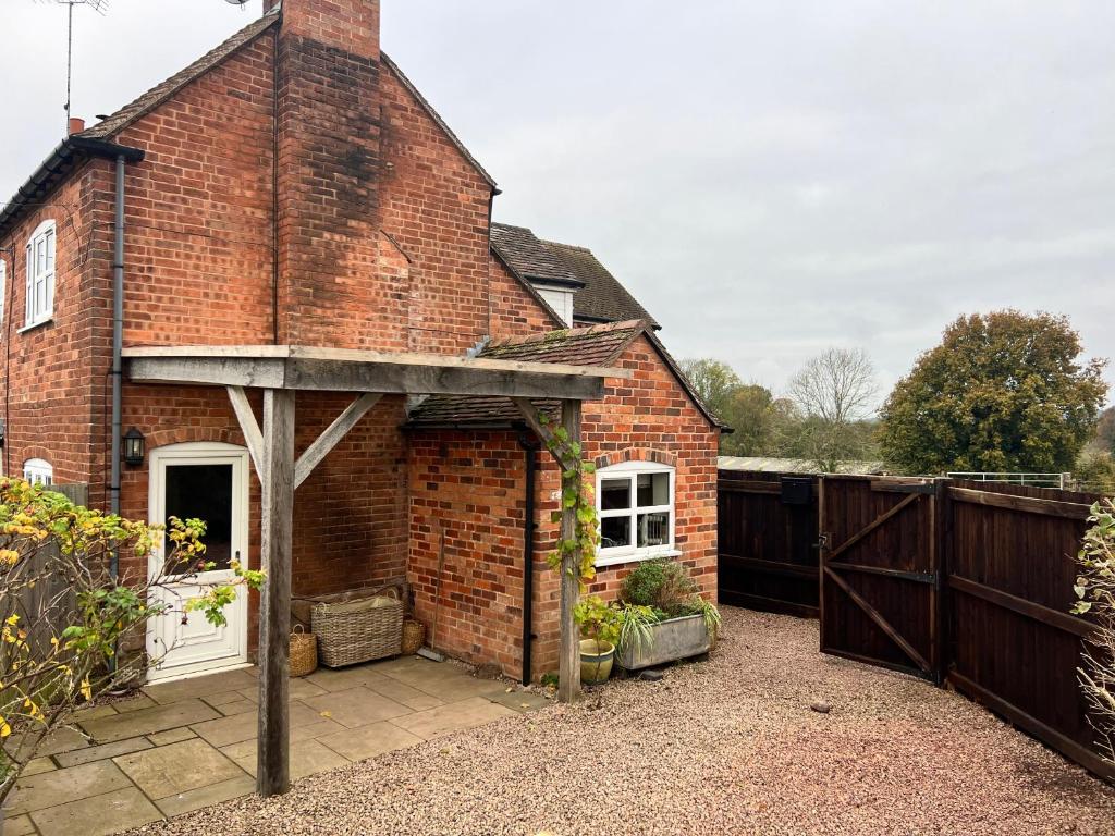 Stone Hill Farm B&B in Shrawley - Traveleto