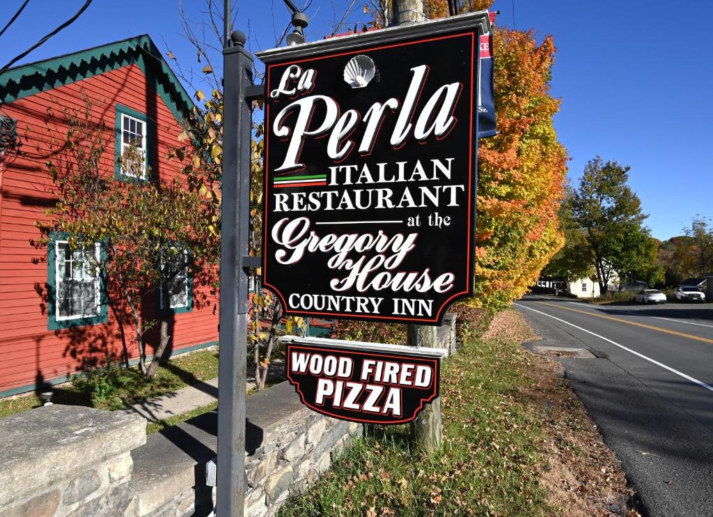 La Perla Restaurant & Country Inn, Averill Park (updated prices 2026)