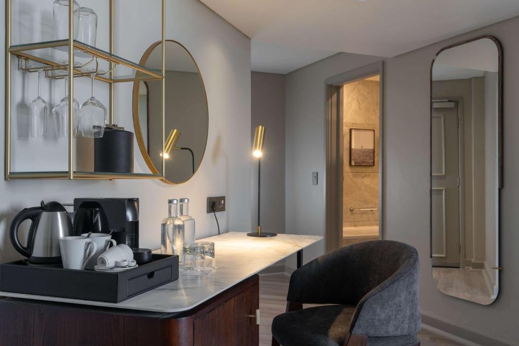 Radisson Collection Hotel, Waterfront Cape Town, Cape Town (updated ...