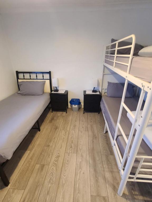 QUICK STOP-GATWICK STAY, Triple room, Ifield (precios actualizados 2025)