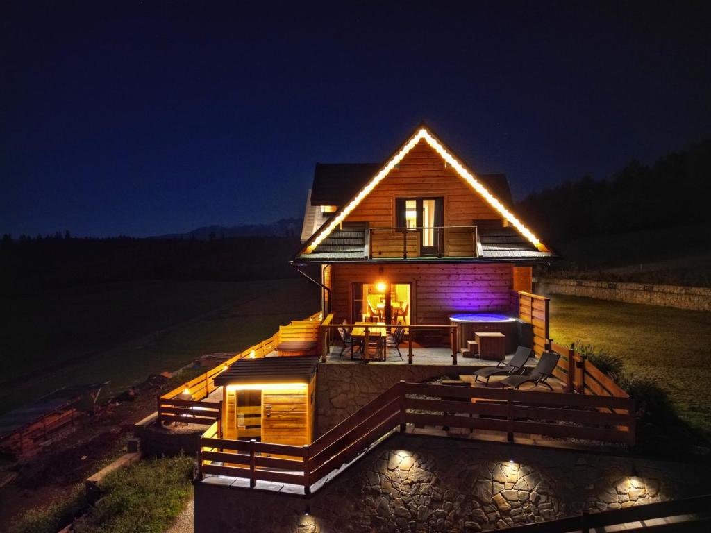 LK Mountain Residence segmenty z prywatnym jacuzzi i widokami na góry i ...