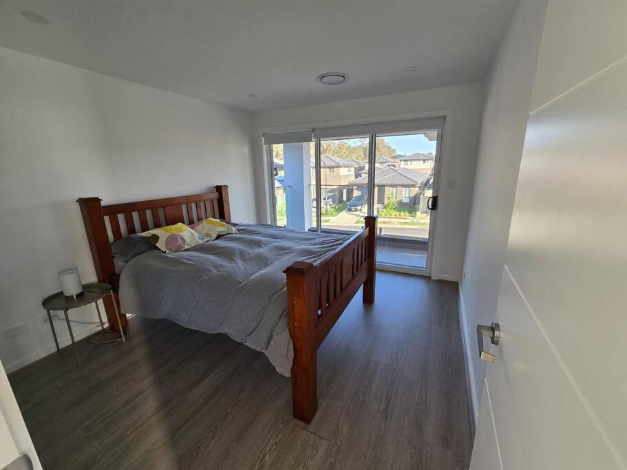 Luxury 5 Bedrooms 3 full Bathrooms home in centre of Rouse Hill ...