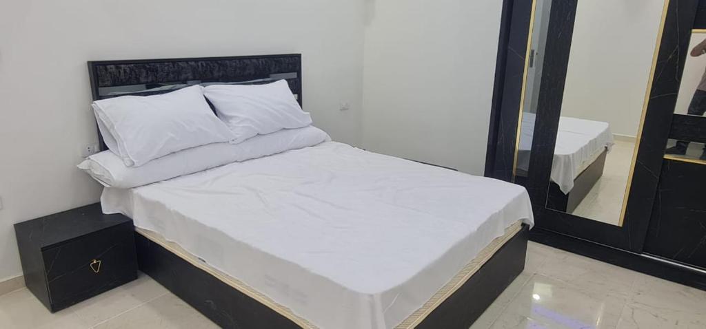 Colin beach, Gurdaka (2026 legfrissebb árai)