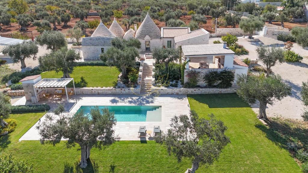TD Trulli Lorusso Design Luxury Trulli with Pool, Castellana Grotte ...