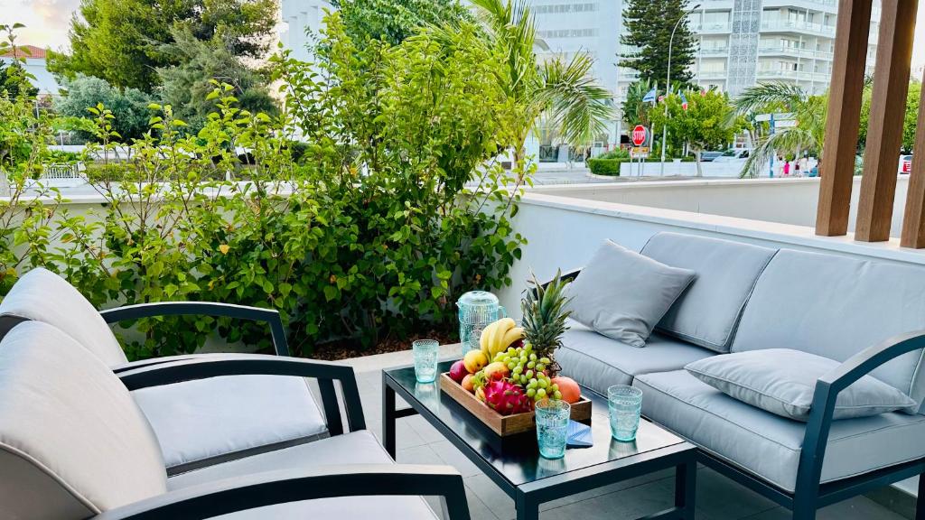 Modern Pearl Villa, Kato Paphos (updated prices 2026)
