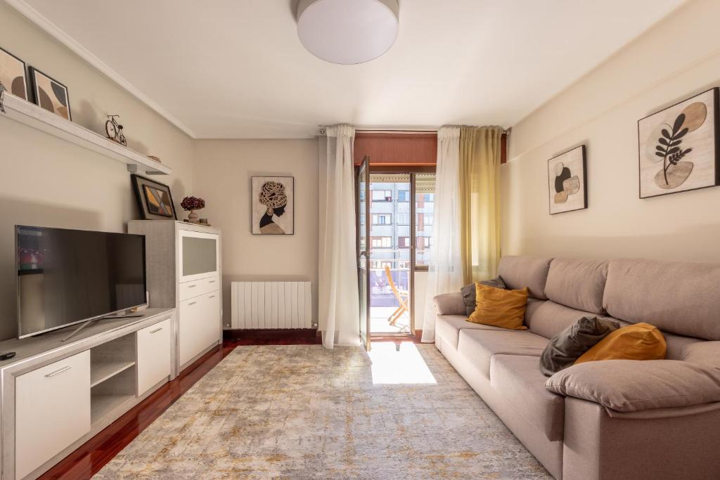 Gran Bilbao XVI with parking by Aston Rentals, Barakaldo (precios ...