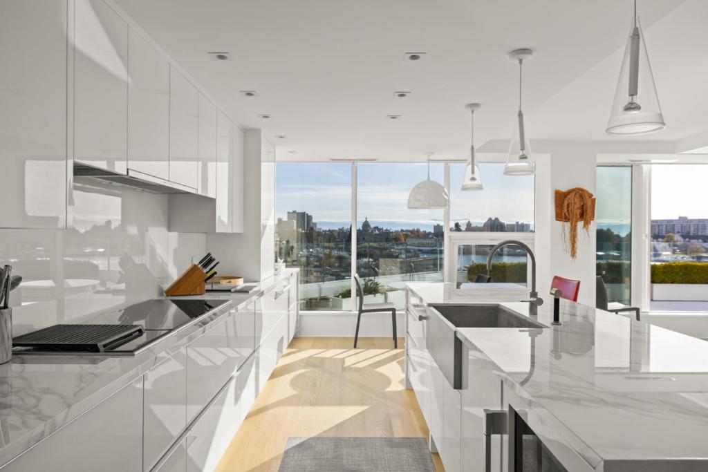 Stunning Views At The Regent, Victoria (updated prices 2025)