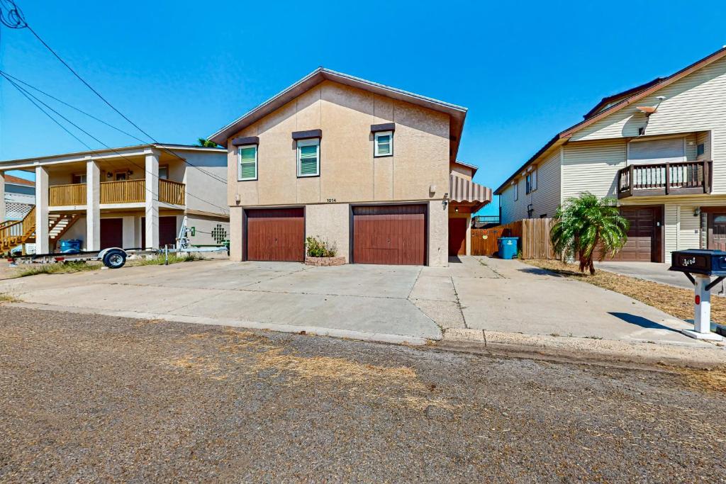 The Seaworld House on Trout, Port Isabel (updated prices 2024)