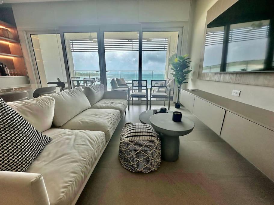 Beachfront in Playa Escondida, Isla Naranjo Arriba (precios ...