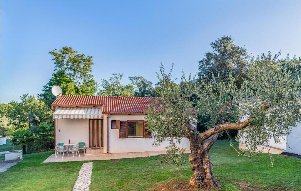 Stunning Home In Banjole With Kitchen, Banjole (precios actualizados 2025)