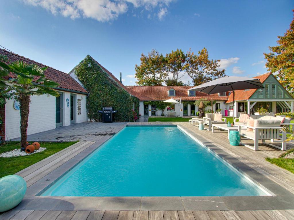 Cozy villa in the countryside with a nice pool, Bellegem (precios ...