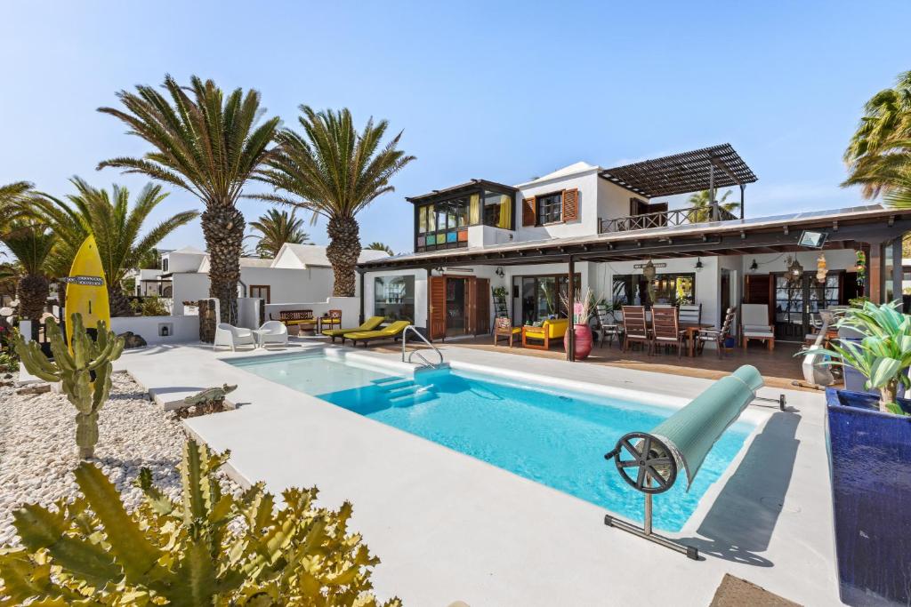 Villa a pie de mar, Costa Teguise (updated prices 2026)