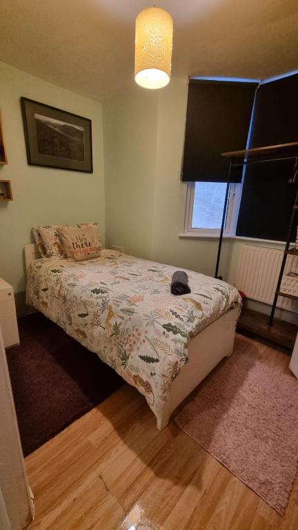 Private single room guest sleep, London (updated prices 2026)