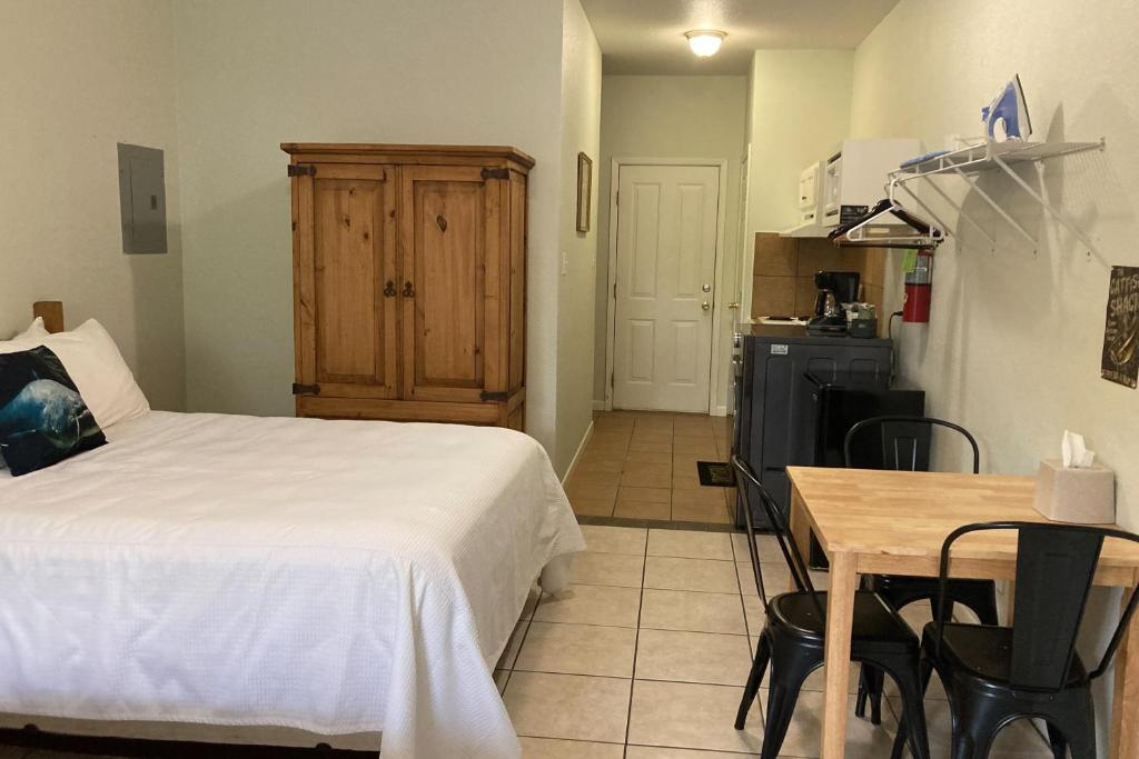 Wasser Lodge #203 - Catfish Way, New Braunfels (updated prices 2025)