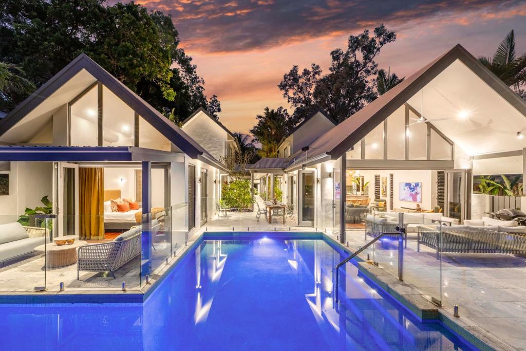 Sea Pavilion - Luxury home sleeps 12 guests, Port Douglas (updated ...