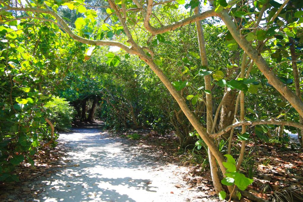 Anna Maria Island Sunshine Kiss Villa, Holmes Beach (updated prices 2025)