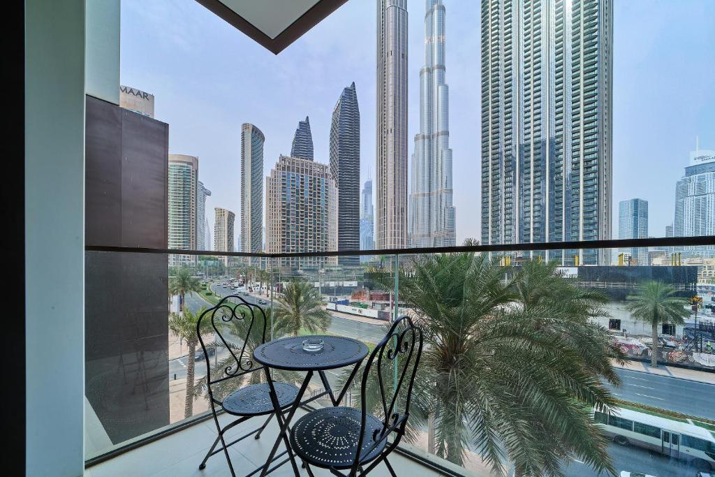 MH - Luxurious 1 BHK with Burj View at Burj Crown - 303, Dubai (prezzi ...