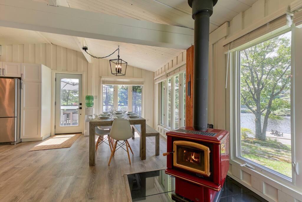 Muskoka Retreat, Fire Pit, Games, Waterfront, Gravenhurst (updated ...