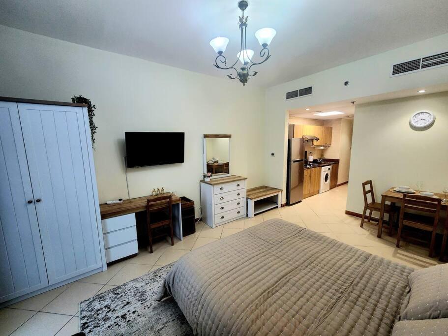 Cozy Marina Studio next to Metro, Dubai (updated prices 2025)