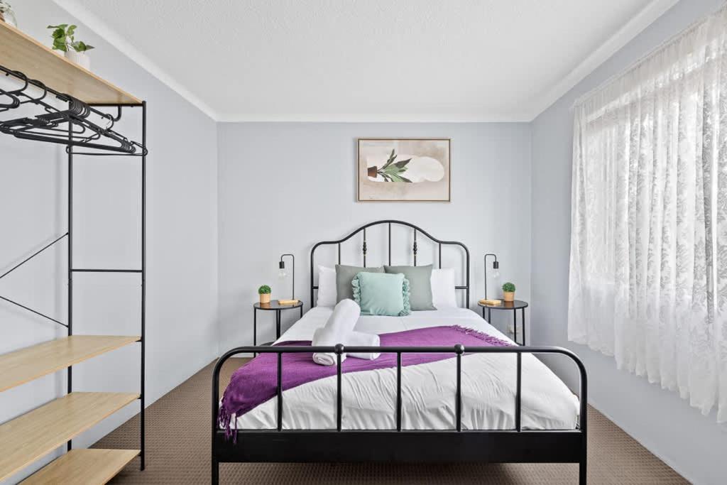 Modern Private Double Room - Central Spot at Liverpool - Shared ...